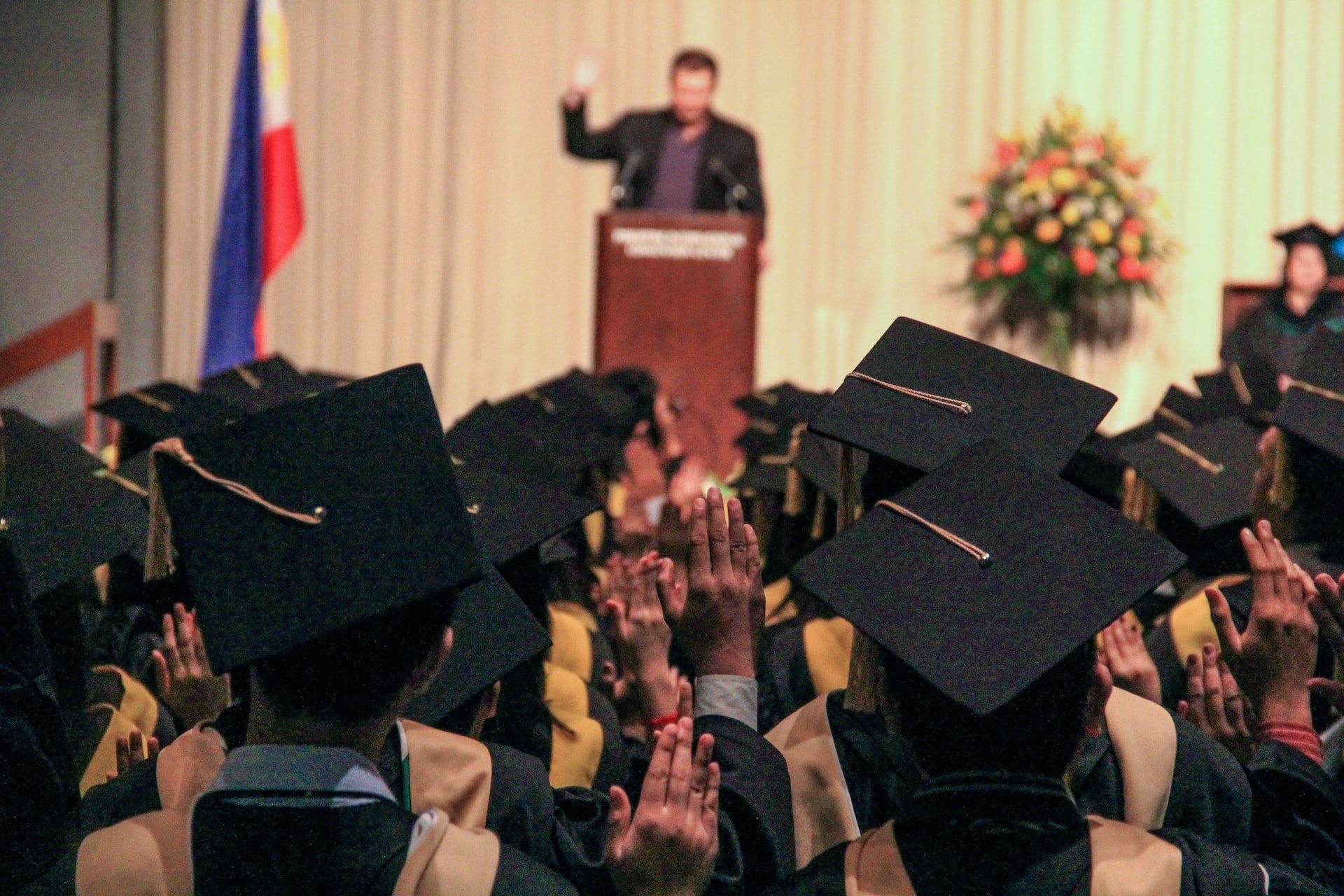 How to Write a Commencement Speech: A Step-by-Step Guide | The ...